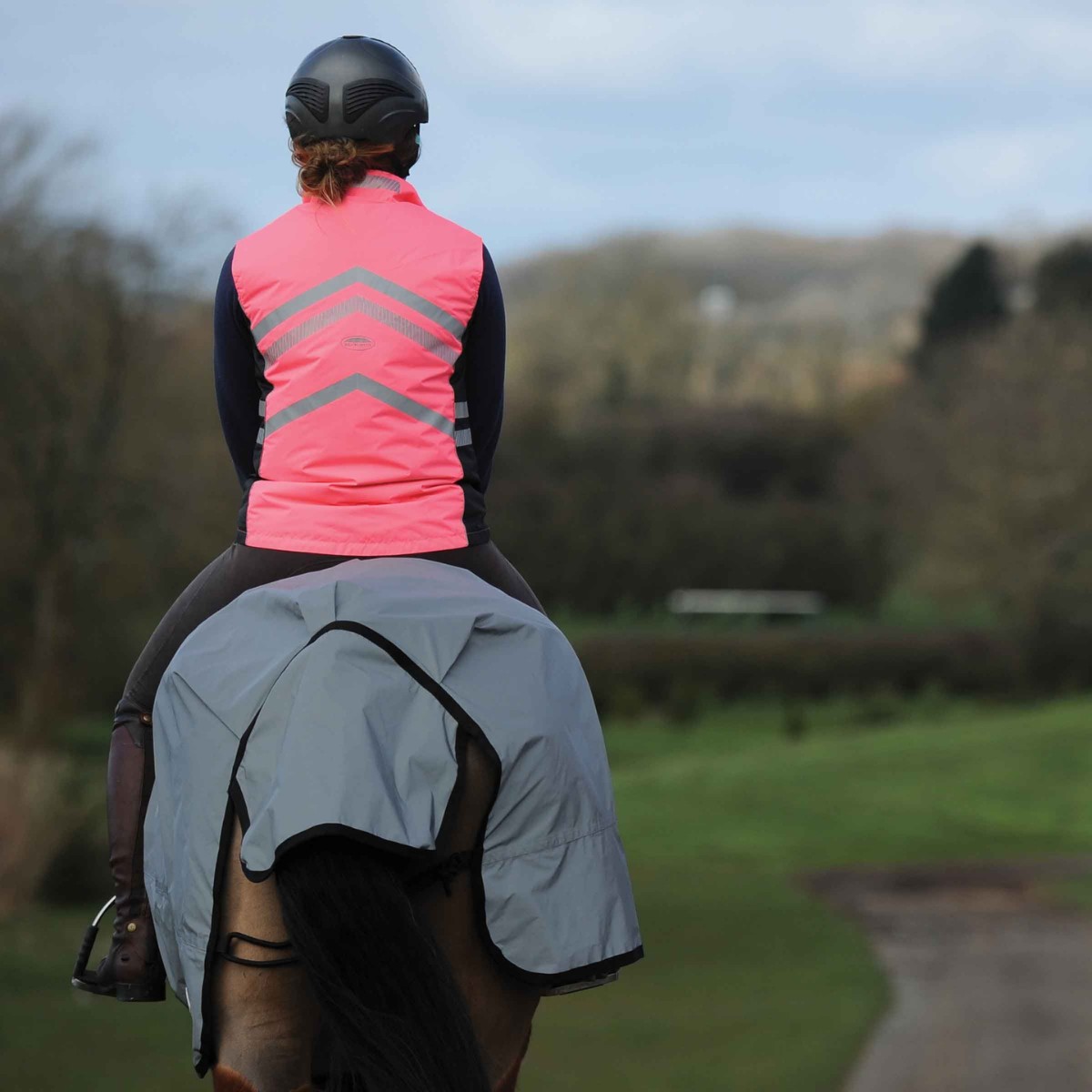 Weatherbeeta Reflective Wrap Around Exercise Sheet - Wychanger Barton