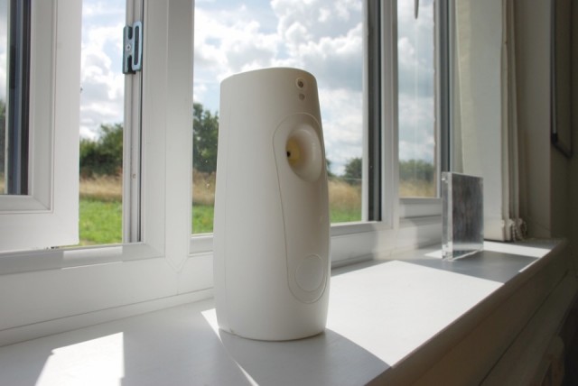 Zero In Nat Insect Killer Auto Dispenser & Refill - Wychanger Barton